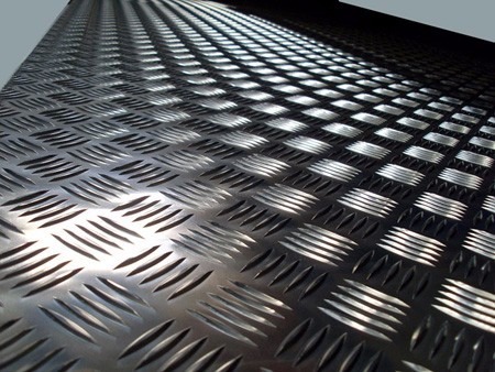 Chapa xadrez: principais utilizações | Serfer Aços